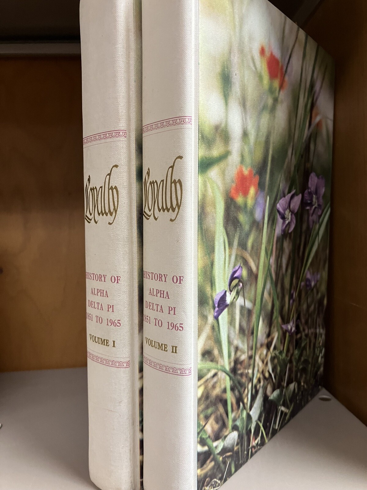 Loyally : A History of Alpha Delta Pi | Grelly USA