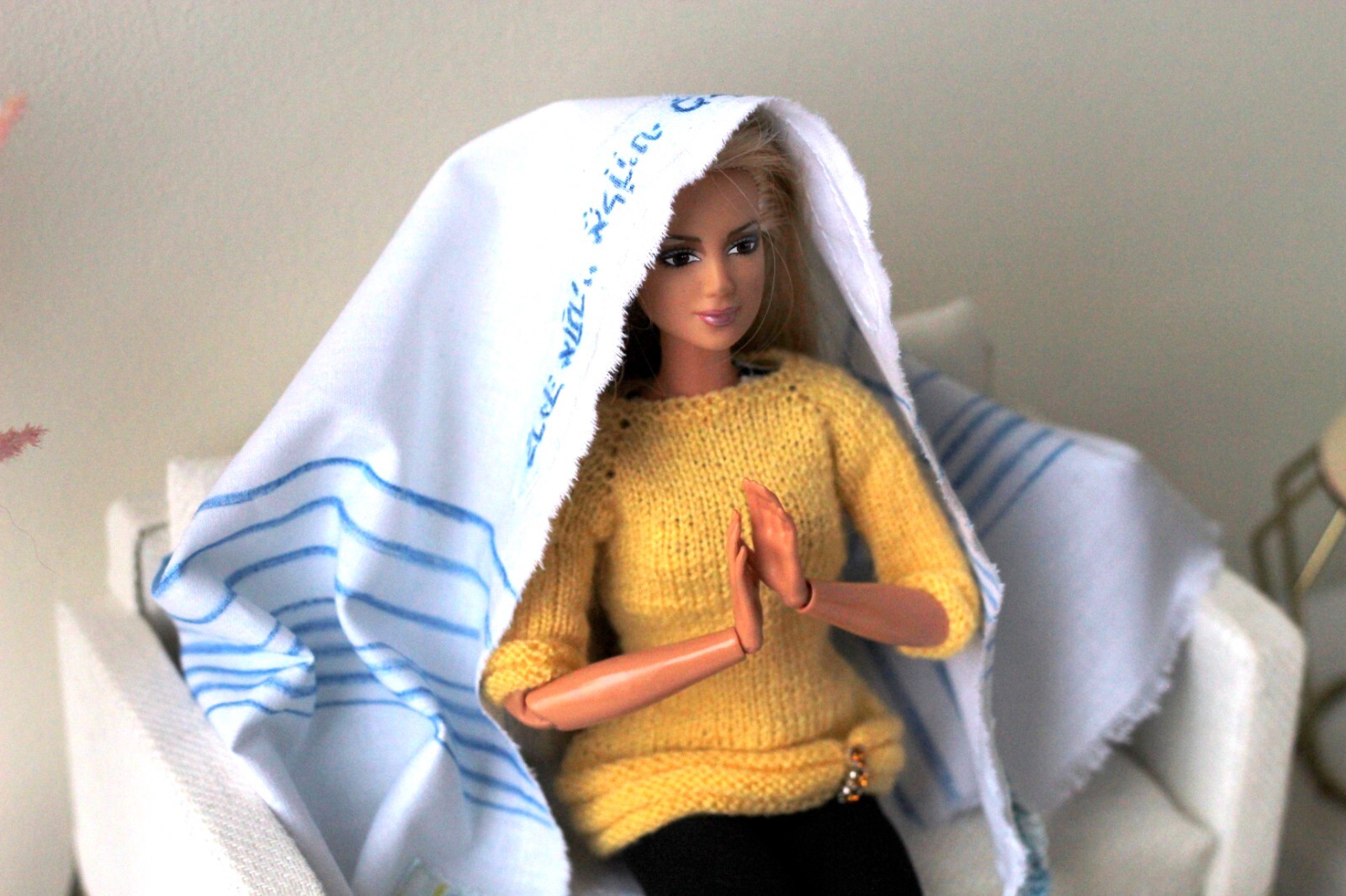 Miniature tallit Jewish praying shawl with tzitzit and atara dollhouse ...