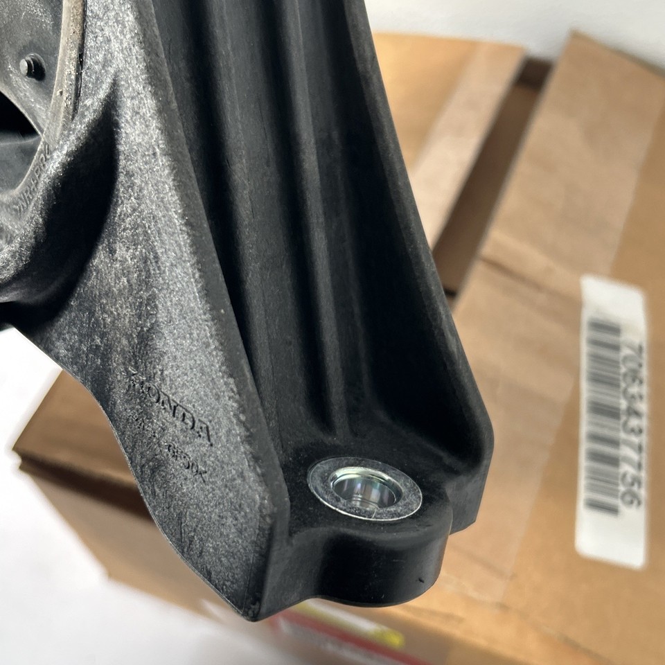 Genuine Honda 2013-2017 Accord 4 Cylinder Rear Motor Mount OEM 50810 ...