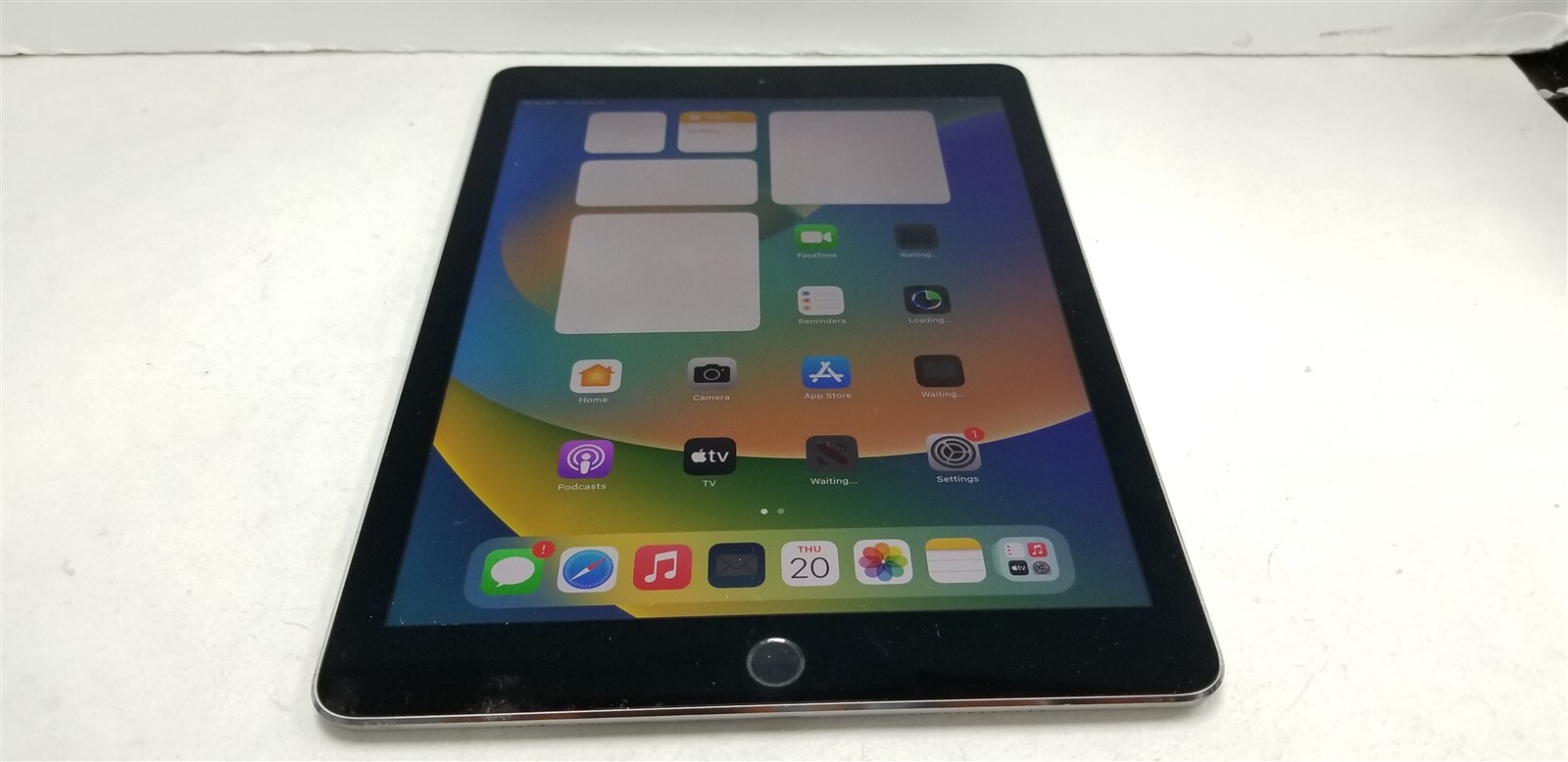 Apple iPad Pro 1st Gen 128gb Space Gray A1673 (WIFI Only) Reduced Price ...