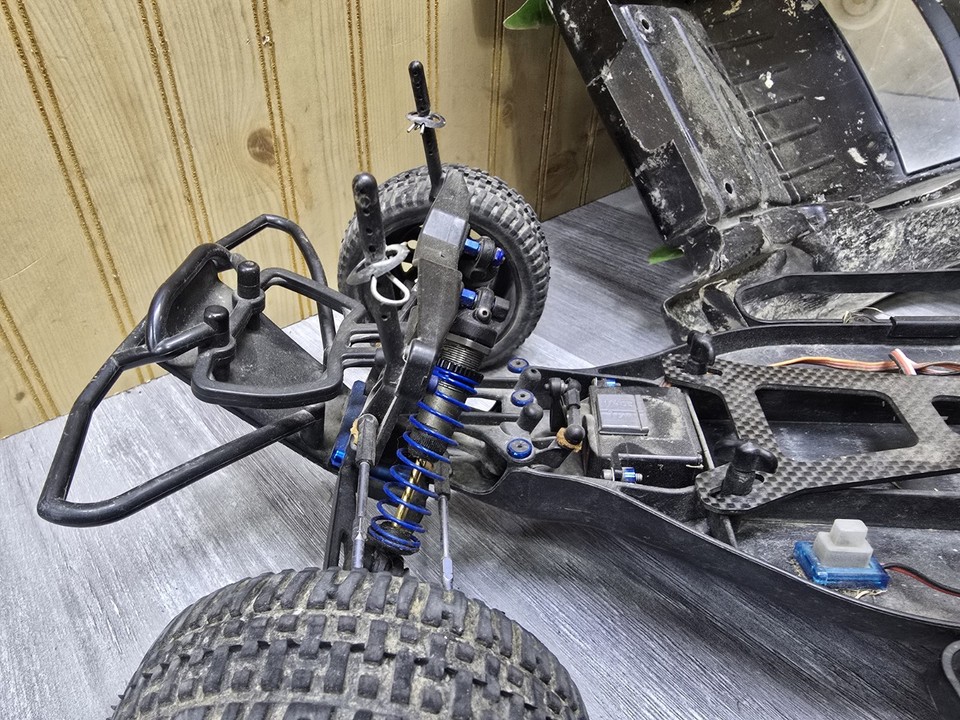 Team Associated SC10 1/10 scale 2WD short course RC truck Runs Great | eBay