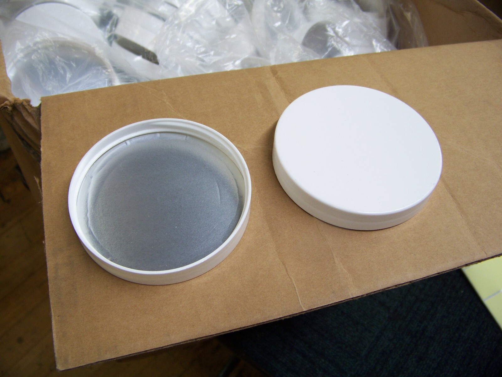 Lot of 580 New Mold-Rite Plastics 3" Smooth White Caps HS Liner DR ...