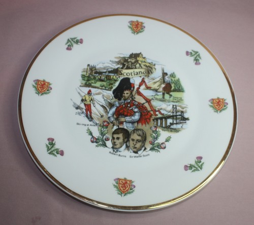 DECORATIVE SCOTLAND PLATE 10 5/8" BALMORAL & EDINBURGH CASTLE BAGPIPES ...