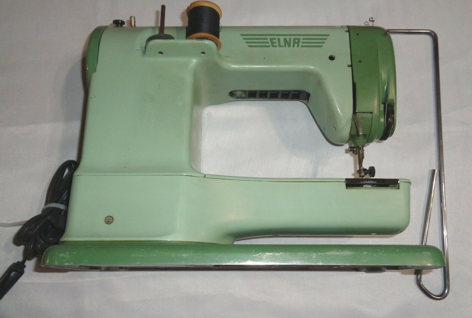 Vintage 1956-1958 ELNA SUPERMATIC Type 722010 SEWING MACHINE With ...