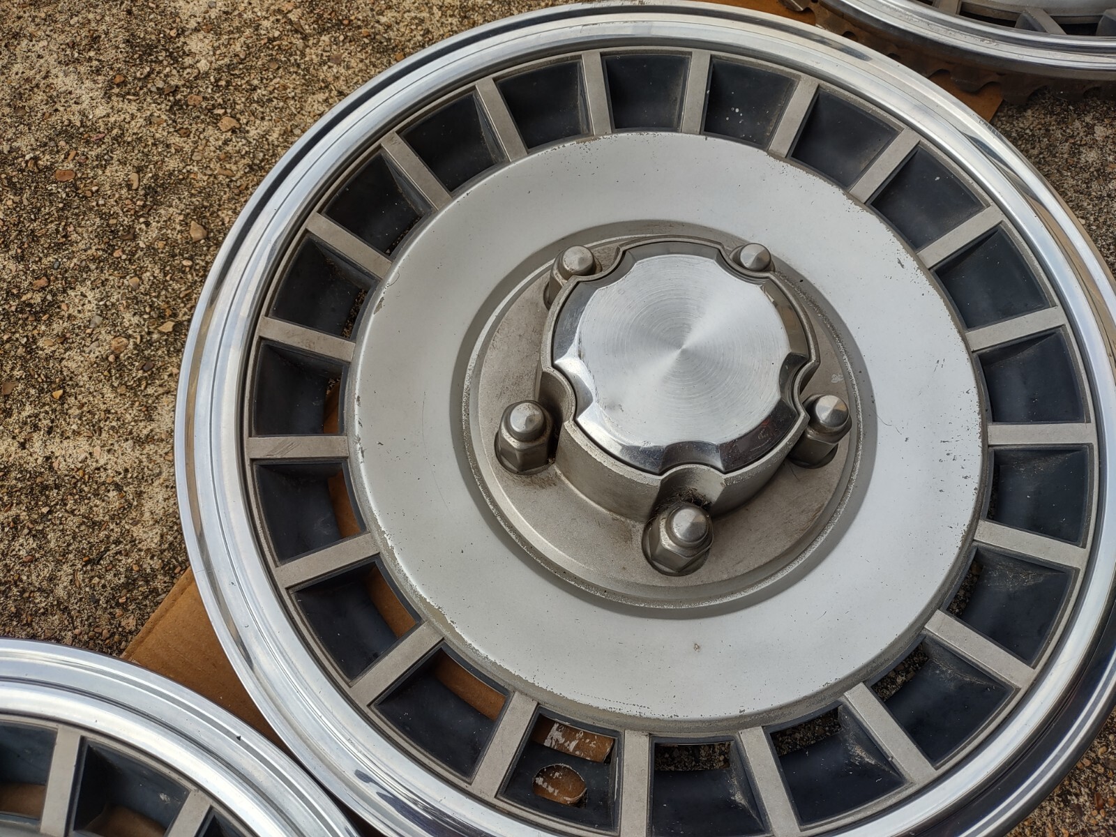 1979 - 1996 Ford Bronco 15 inch F150 pickup truck Bronco II hubcap FORD ...