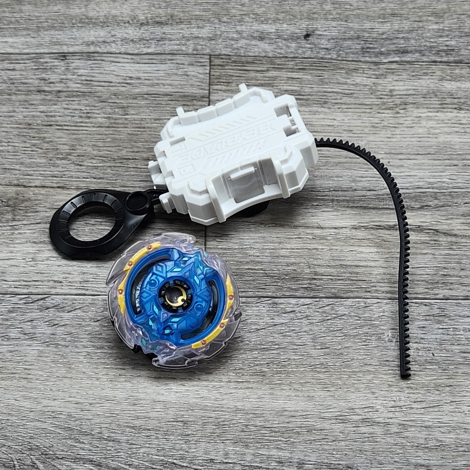 Beyblade Burst Evolution SwitchStrike Starter Pack - Caynox C3