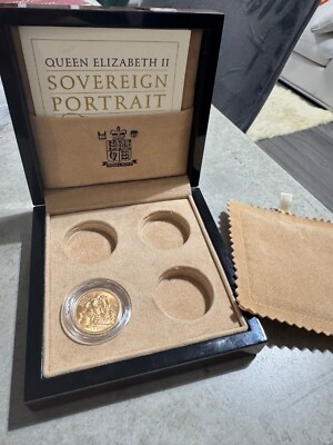 1957 Gold Sovereign Queen Elizabeth II Split from Portrait Royal ...