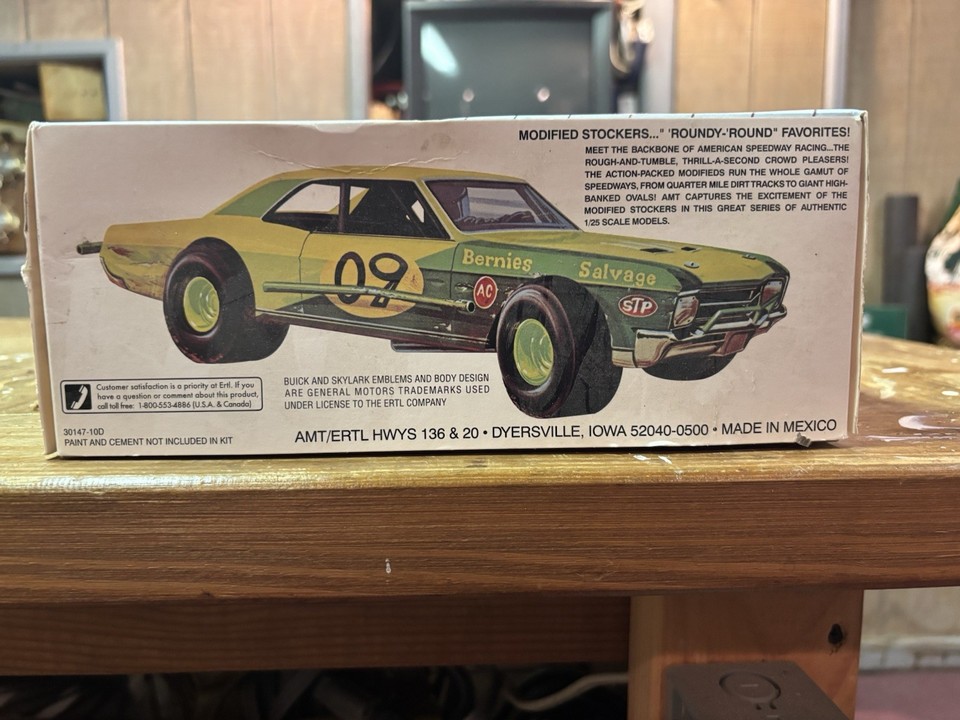 AMT 1:25 '66 Buick Skylark Modified Stocker Plastic Model Kit | eBay
