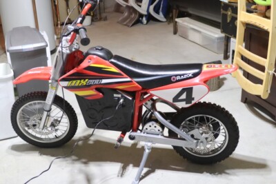 Razor MX500 Dirt Rocket 500W Battery Powered Electric Dirt Bike ...