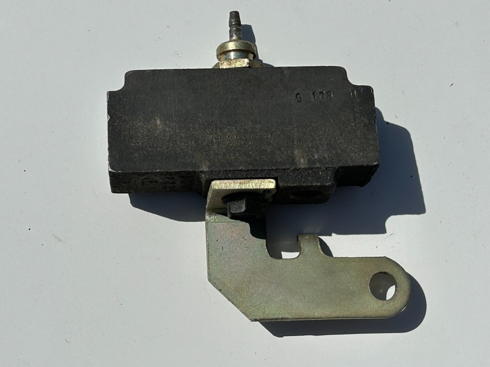 NOS GM 3980760 1970-71 Chevelle Power Brake Distribution Block Switch ...