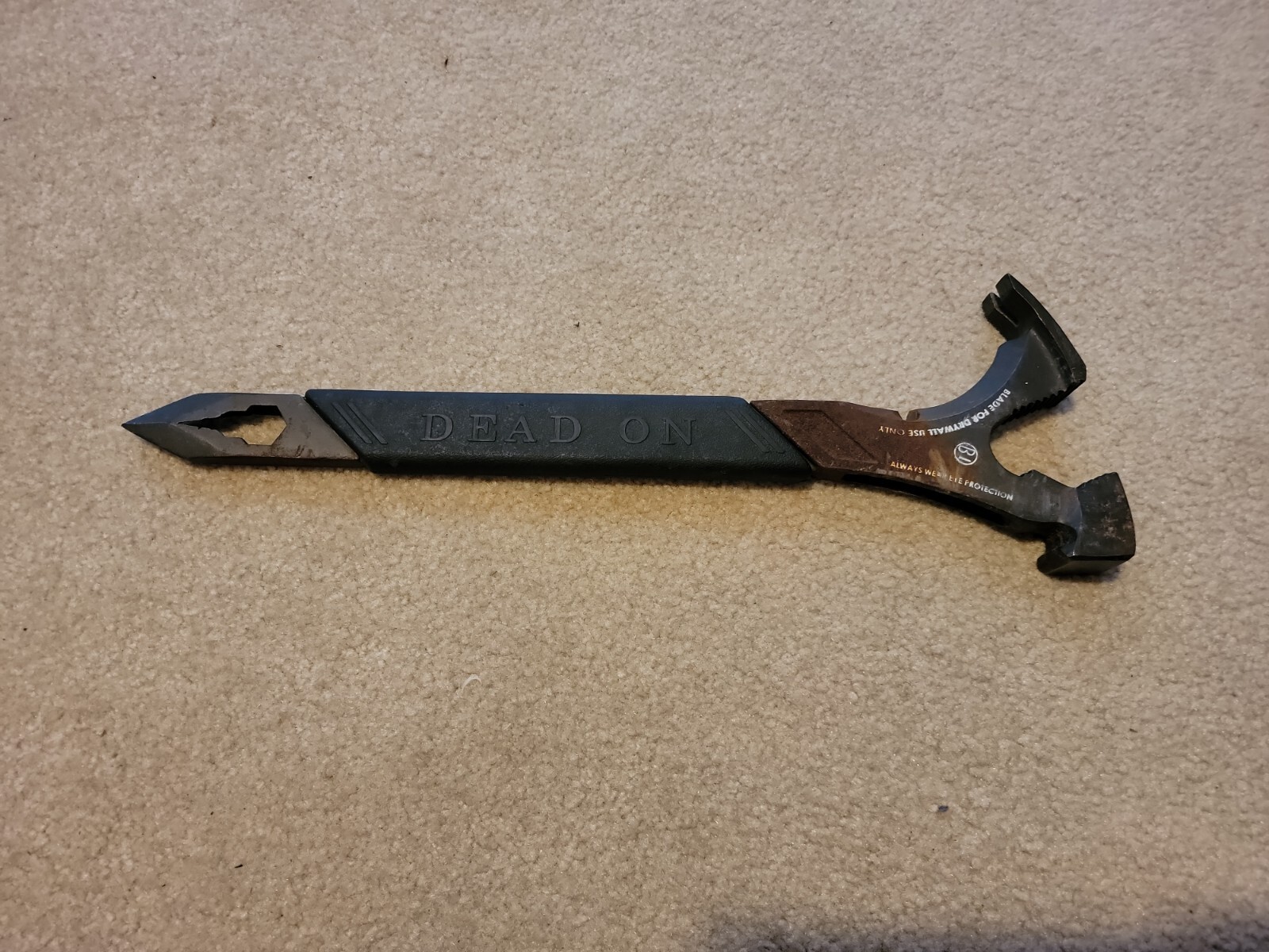 Dead On Tool Dry Wall Wrecking Bar 17 1/2" Demolition utility bar ...