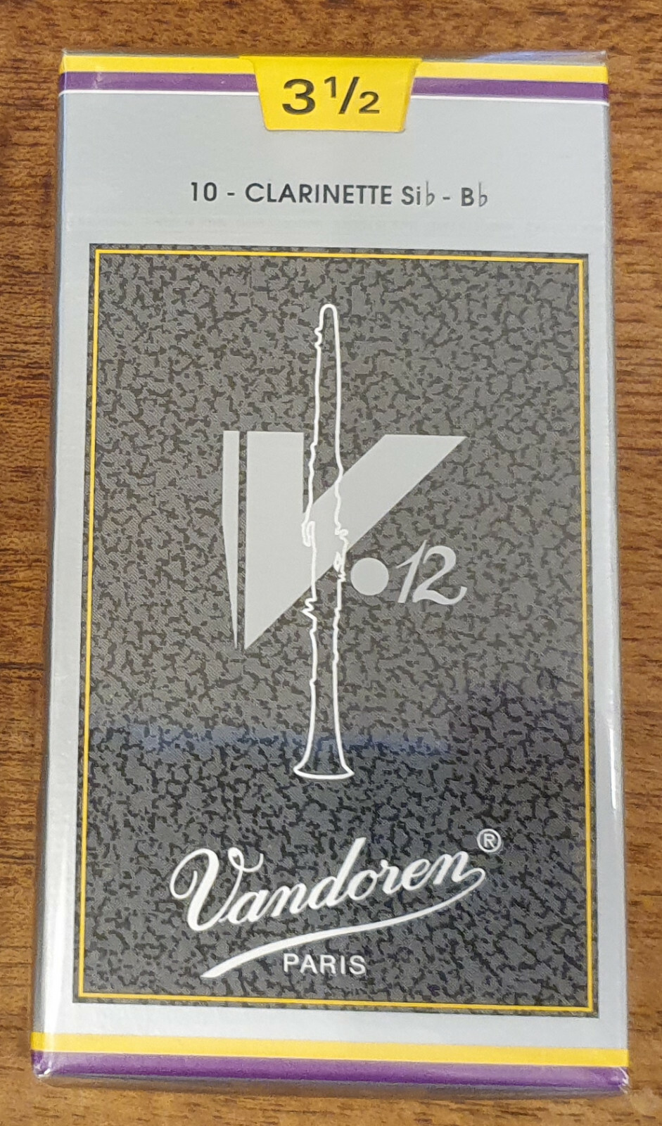 Vandoren V12 Reeds for Bb Clarinet, Boxes of 10, Various Strengths ...