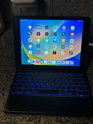 TikTok Apple iPad 9th Generation With Keyboard and TikTok Bundle | eBay