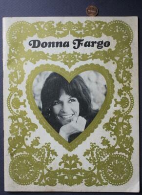 Donna Fargo autographed '73 concert program Merle Haggard Tanya Tucker ...