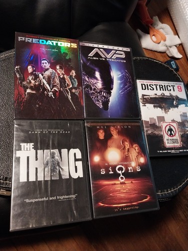 Alien Invasion Dvd Lot Of 5-The Thing, District 9, Signs, Predators ...