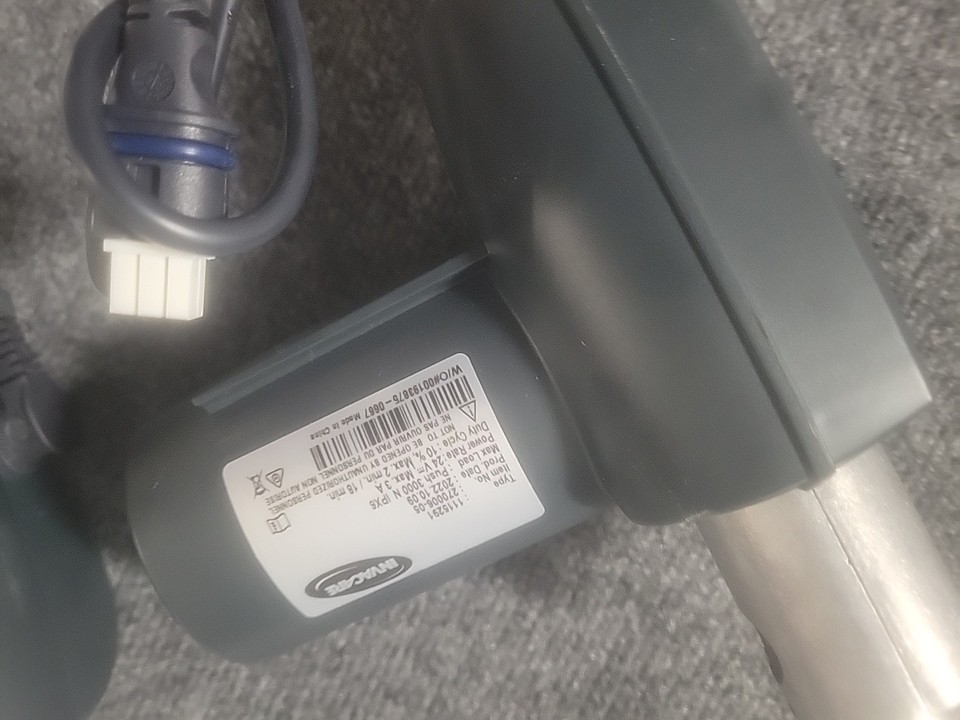 Invacare 1115291 AND 1115292 BOTH MOTORS HEAD AND FOOT INVACARE ...