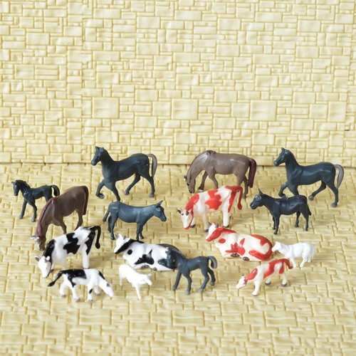 16 x HO scale model railroad scene farm animals mixed horse cow pony ...