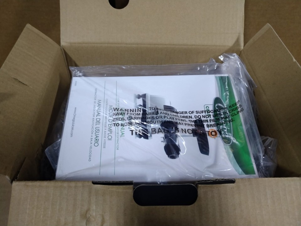 OMEGA MM900HDS Low Speed Cold Press 365 Masticating Celery Juicer ...