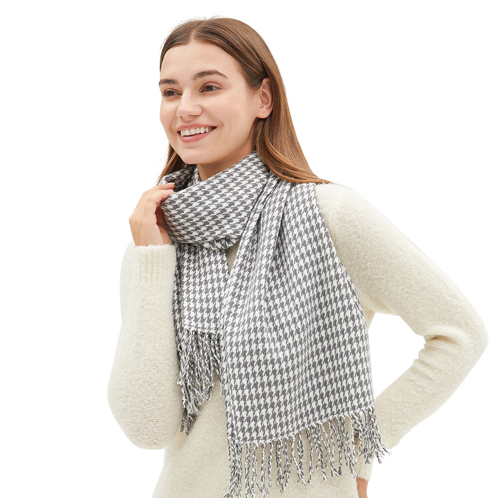 How To Wear Winter Scarves