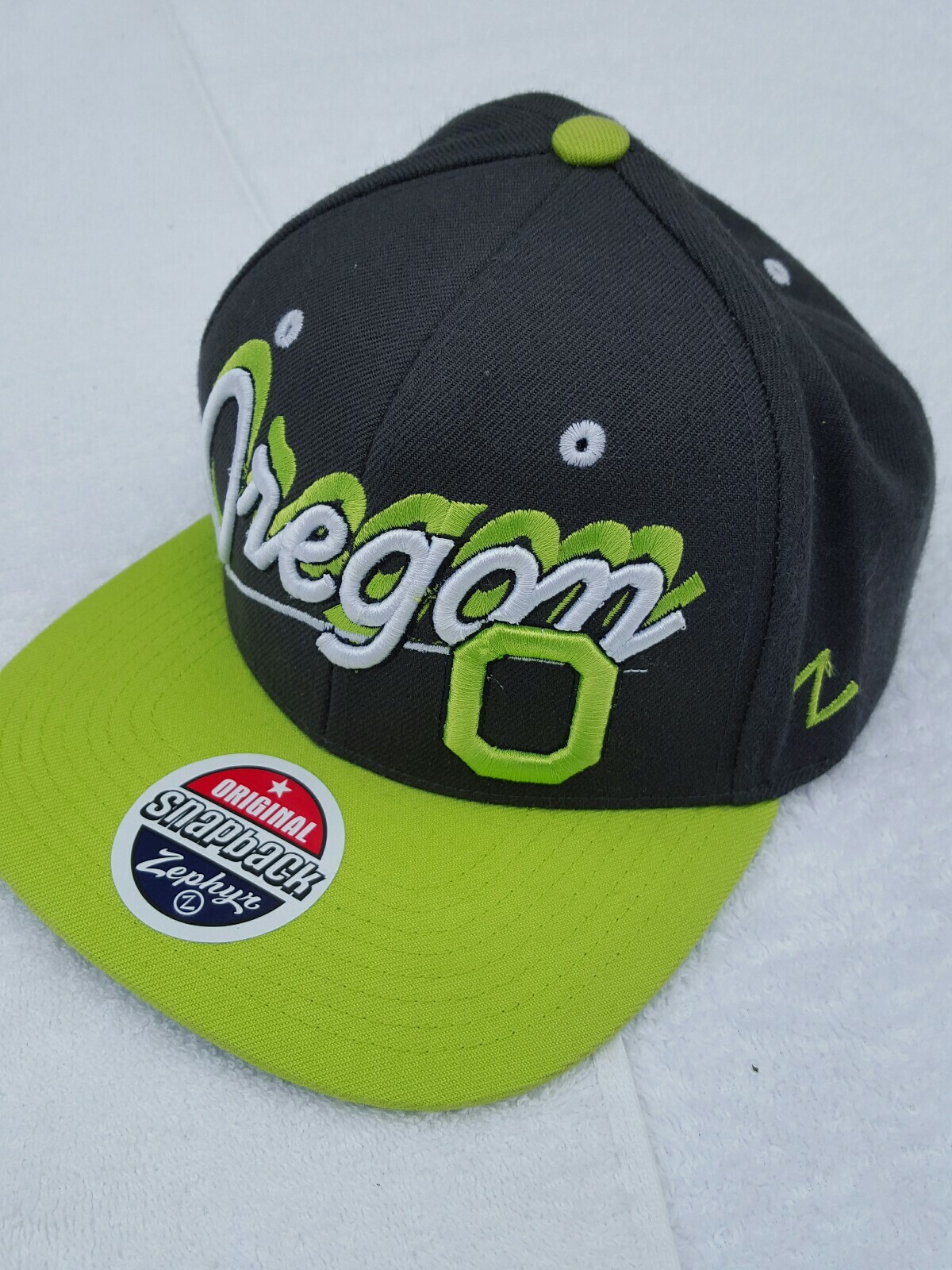 University of OREGON Ducks Snapback Hat by Zephyr NCAA New w/ Stickers ...
