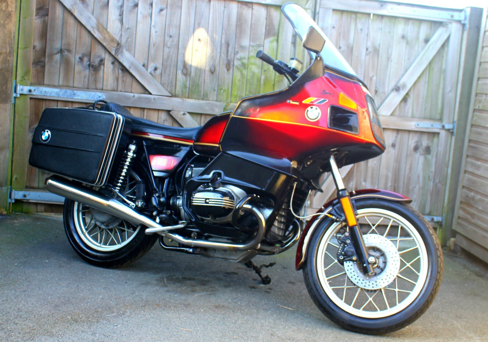1981 BMW R100RT Motorcycle Only 6,000 Miles - Bike Years - 1980s