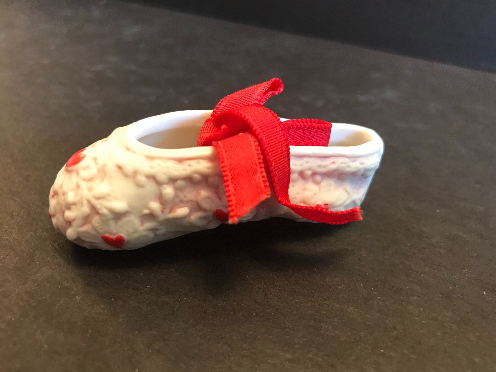 LOT - 11 UNIQUE PORCELAIN/CERAMIC SHOES & BOOTS, COLLECTIBLES - VARIOUS ...