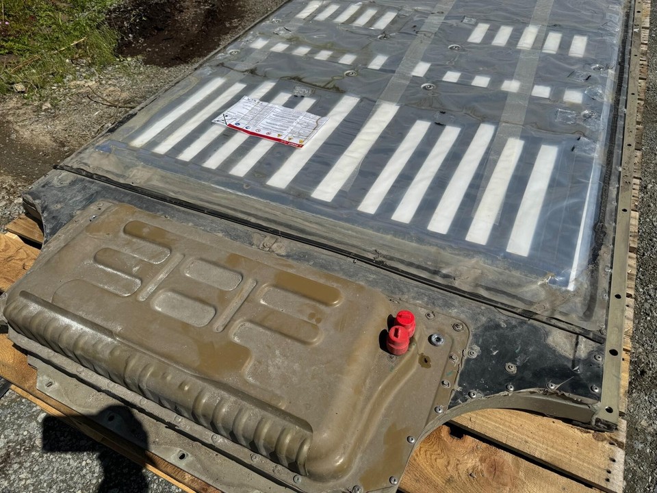 17 18 19 20 TESLA MODEL X P100D 100KW ELECTRIC BATTERY PACK 1086755-00 ...