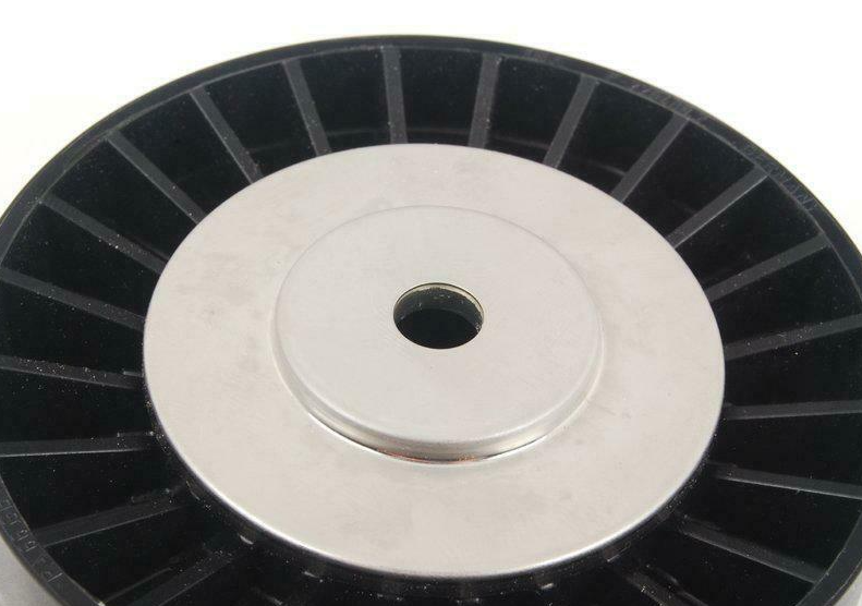 Volkswagen TRANSPORTER T4 Serpentinenriemen-Umlenkrolle 074145278E ...