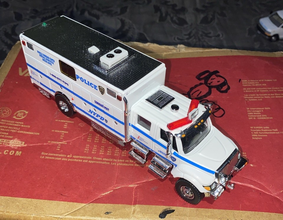 Kitbash Malibu International CST & Code3 Command Post NYPD NEW YORK ...