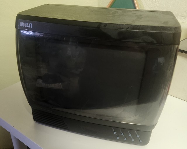 RCA Colortrak Space Saver 9" Color CRT Television E09436BT With OEM ...