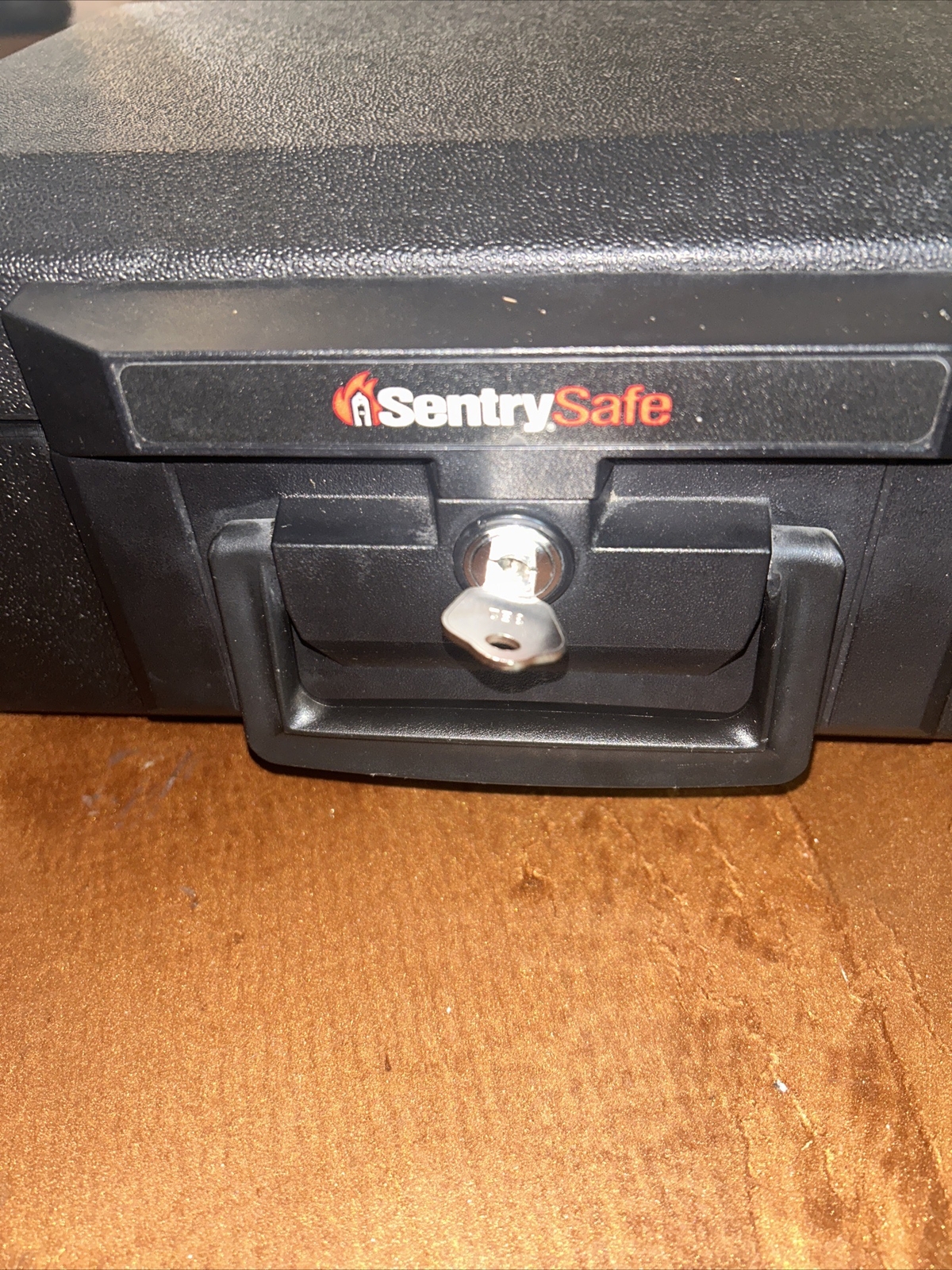 SENTRYSAFE R4132 fire rating class 350 & 177 = 1/2 hourGreat Condition ...