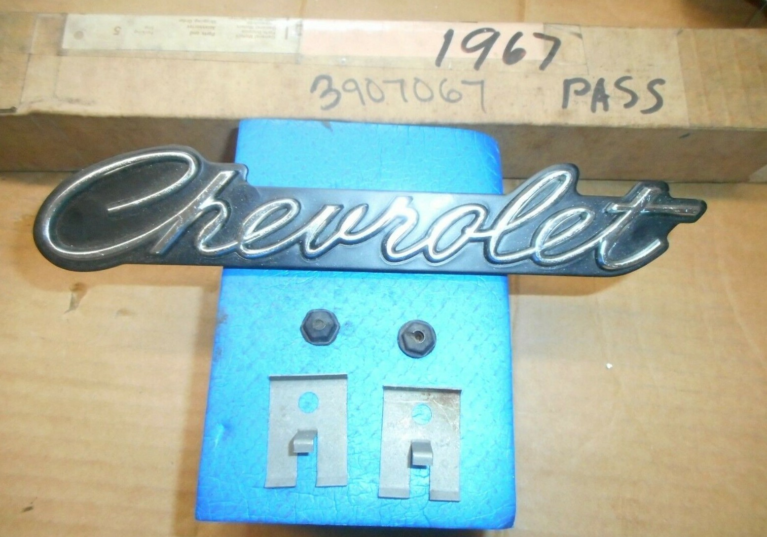 1967 IMPALA SS 427 CHEVROLET GRILL EMBLEM 3907067 Z24 | eBay