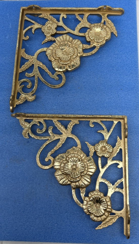 Set of 2 Cast Iron Decorative Victorian Wall Shelf Brackets or corner ...