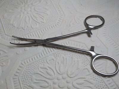 Aesculap BH135R Kelly Hemostatic Forceps Curved Delicate Blunt 5-1/2 ...