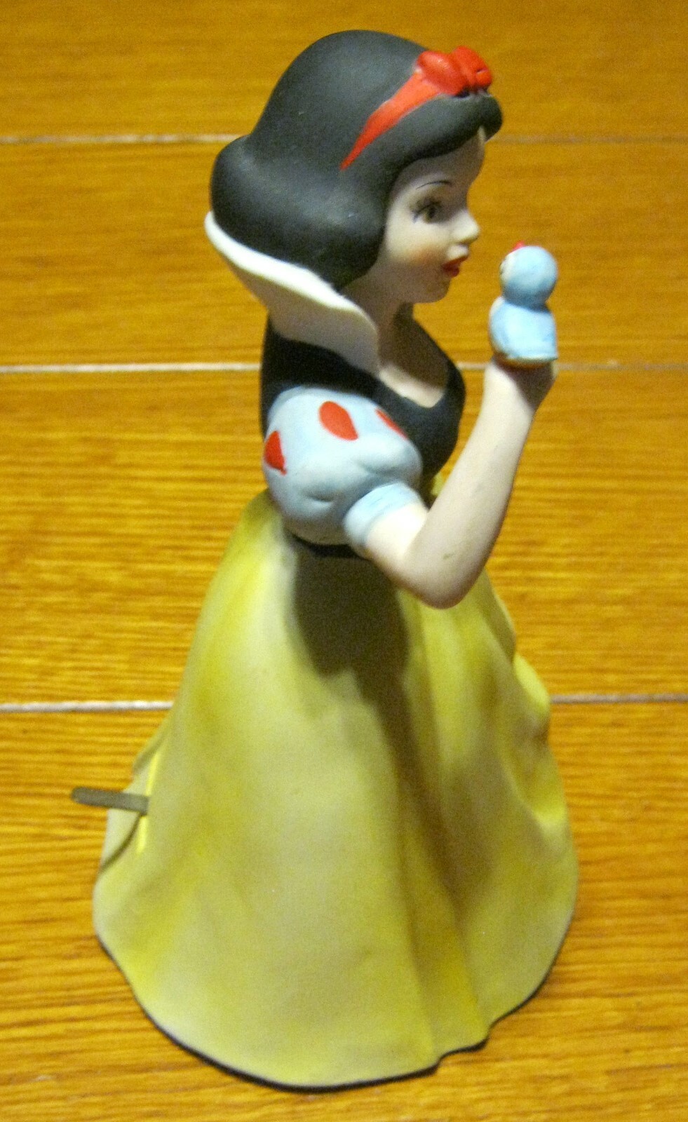 Walt Disney's Snow White Blue Bird Music Box Yellow Dress Variation 7 1 ...