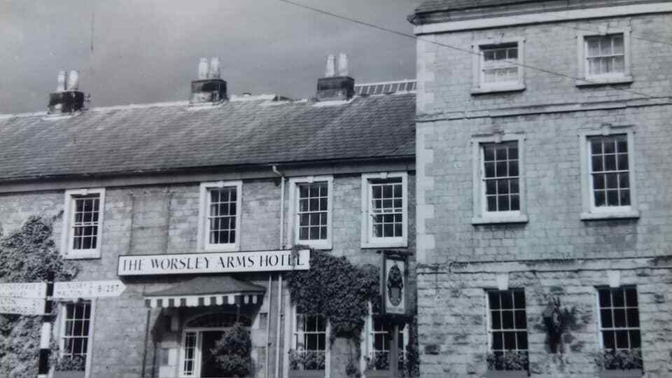 Real Photograph (RP) postcard,Worsley Arms Hotel,Hovingham,1950s,non ...