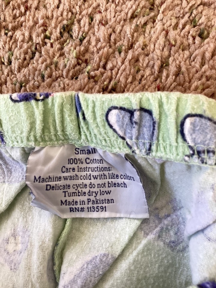 Woman’s Seven Apparel intimates Green & Hearts 2 Piece Pajama Set Size ...
