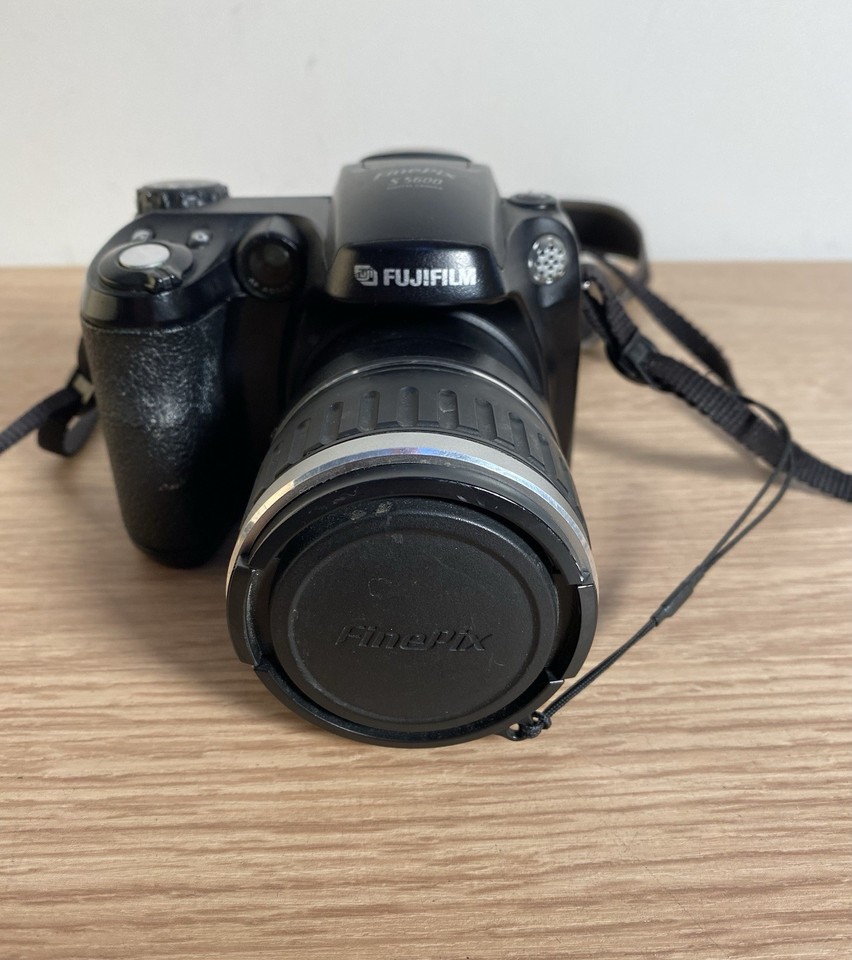 Vintage Fujifilm FinePix S5600 Digital Bridge Camera 5.1MP 10x Zoom ...