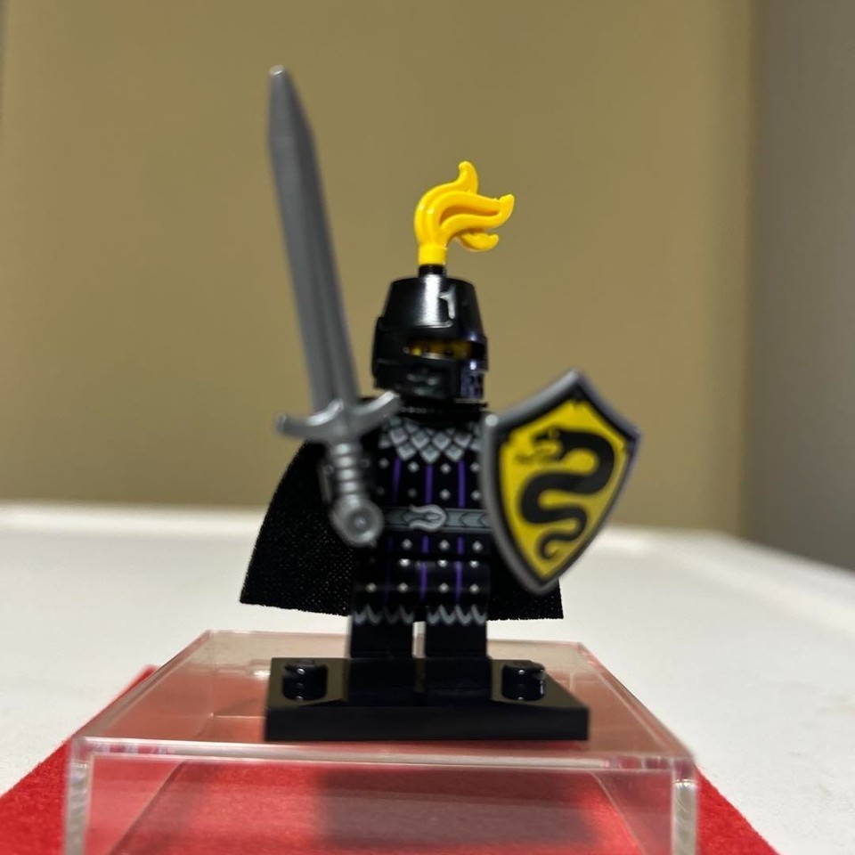 LEGO 31168 Dark Knight Minifigure | eBay
