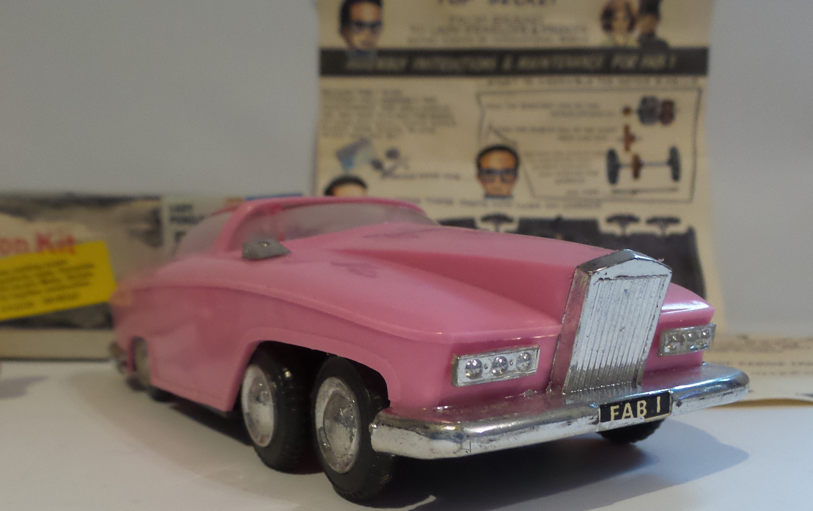 THUNDERBIRDS : FAB 1 MODEL KIT MADE BY LINCOLN INTERNATIONAL (MN ...