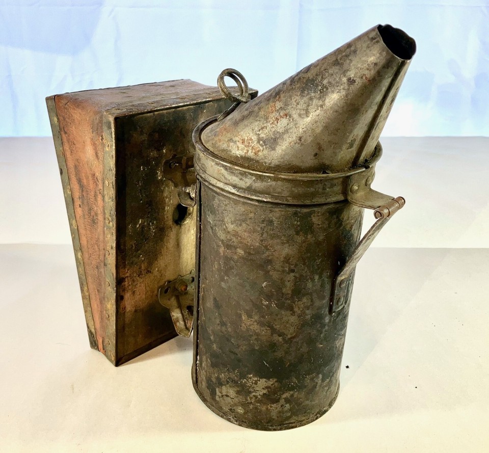 Vintage WOODMAN'S FAMOUS BEE-WARE BINGHAM BEE SMOKER Tin & Bellows ...