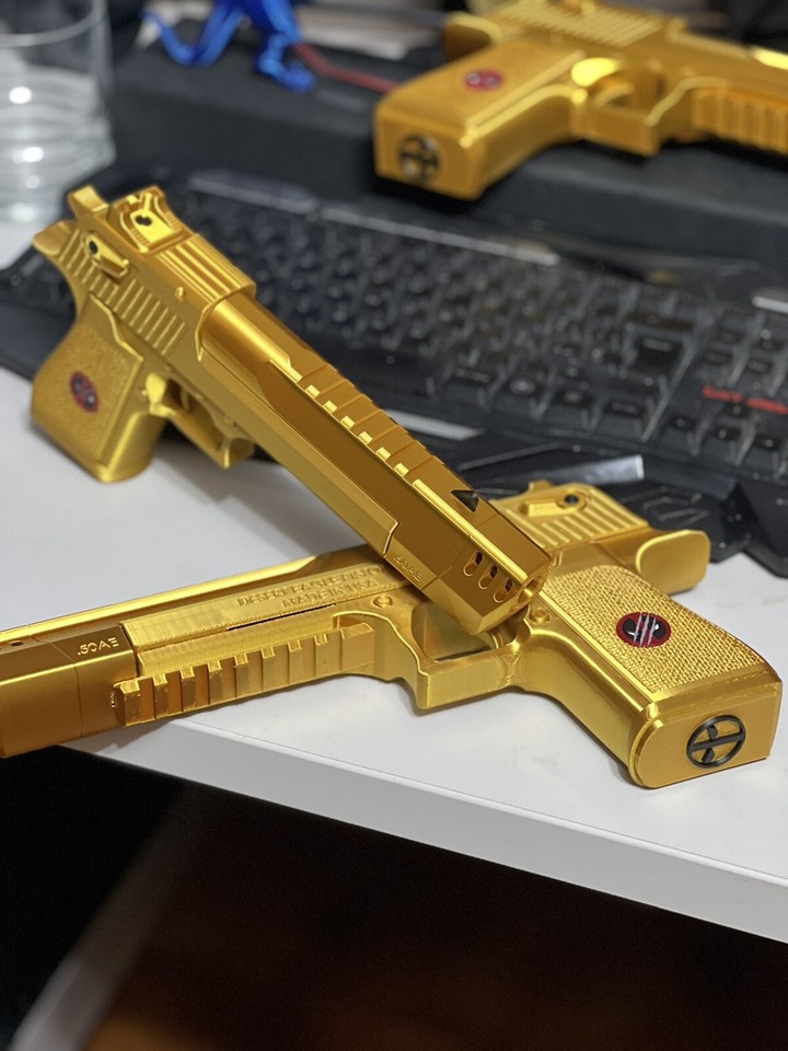 Deadpool & Wolverine Deagles X2 Gold Guns Replica Props For Cosplay ...