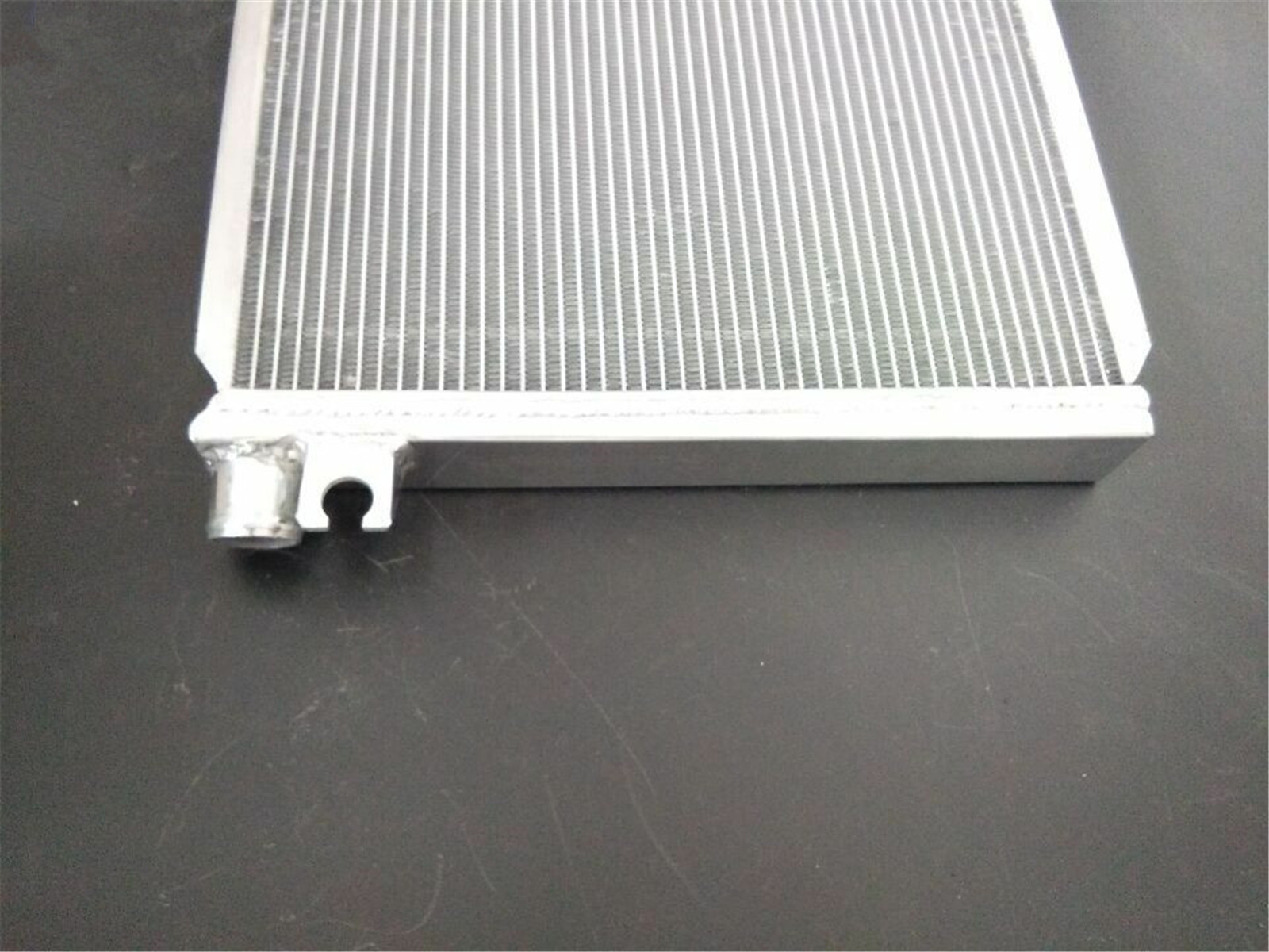 Aluminum radiator FOR BMW E24 M6 / M635 CSI 83-89 & E28 M5 84-87 S38 ...