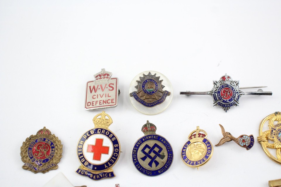 Military Pin Badges Collection Kings Crown Royal Artillery WVS Red ...