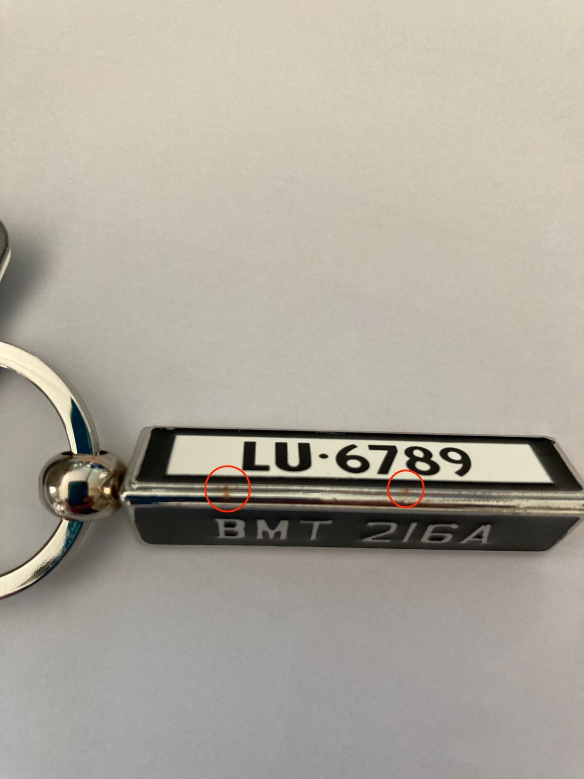 OFFICIAL JAMES BOND 007 SKYFALL ASTON MARTIN DB5 NUMBER PLATE KEYRING ...