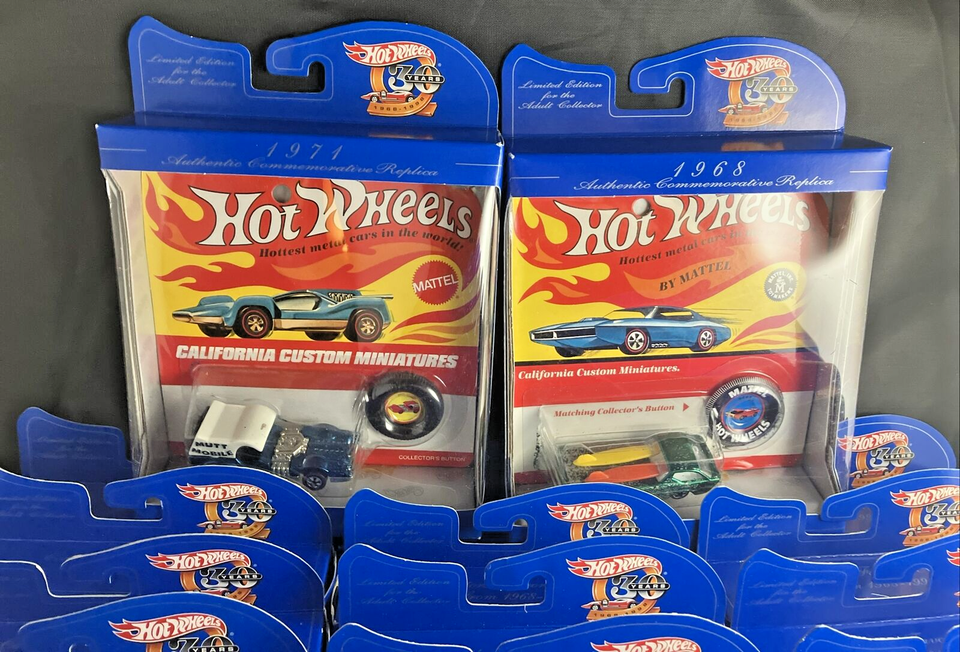 Hot Wheels 30th Anniversary Commemorative Replica Vehicles Set 32 Cars ...