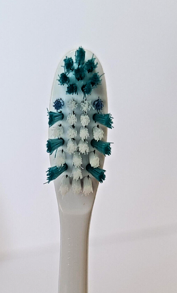 12 Pack Oral-B Complete Deep Clean Soft Bristle Toothbrushes BEST PRICE ...