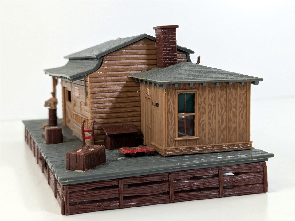 TYCO Freight Station Vintage HO Scale Building Built | eBay