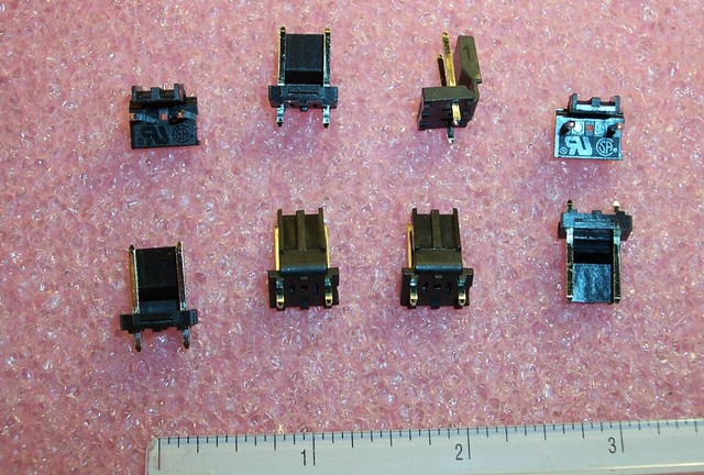 QTY (500) 644991-3 AMP 3 POSITION MTA-156 FRICTION LOCK HEADER W/O #2 ...