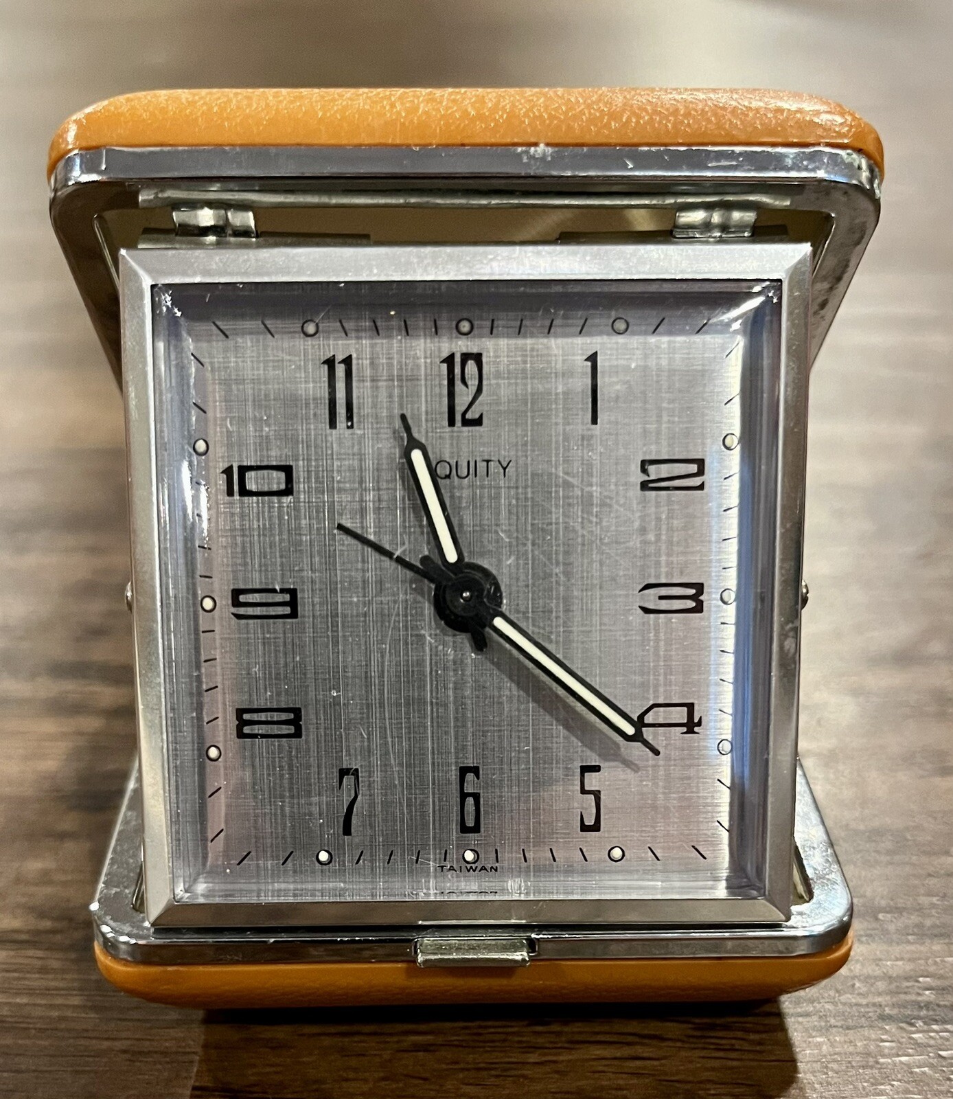 Vintage Equity Travel Alarm Clock Clam Shell Case Brown Tan Model 152-5 ...